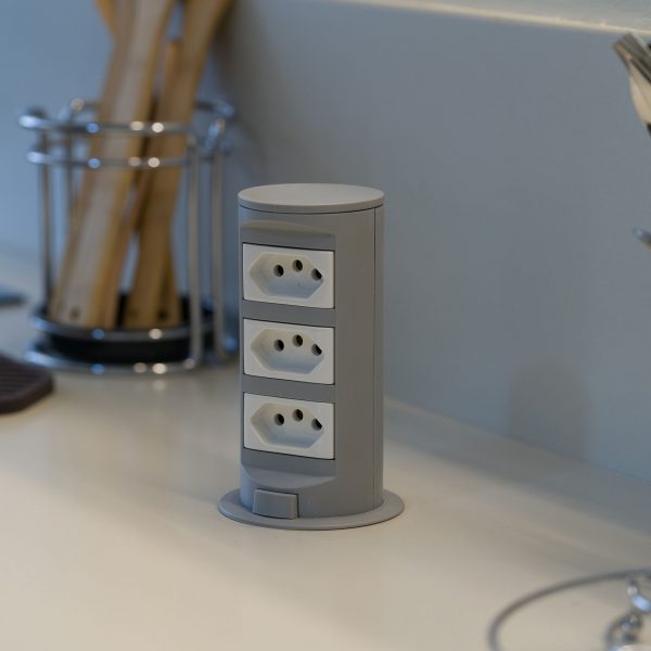 Torre Tomada COM INDUÇÃO PERSONALIZÁVEL-TR03W – CaixaTomada.com